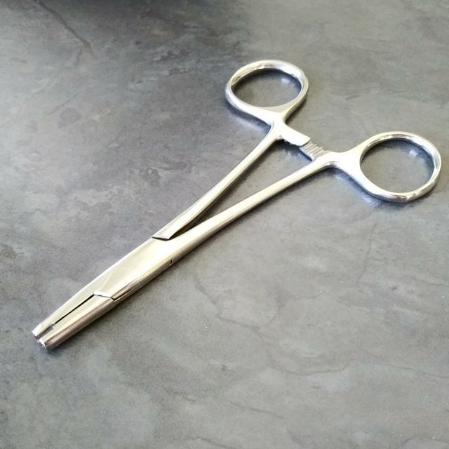 Hemostat Forceps/Clamps for Dermal Anchors - RRD Tattoo Supplies